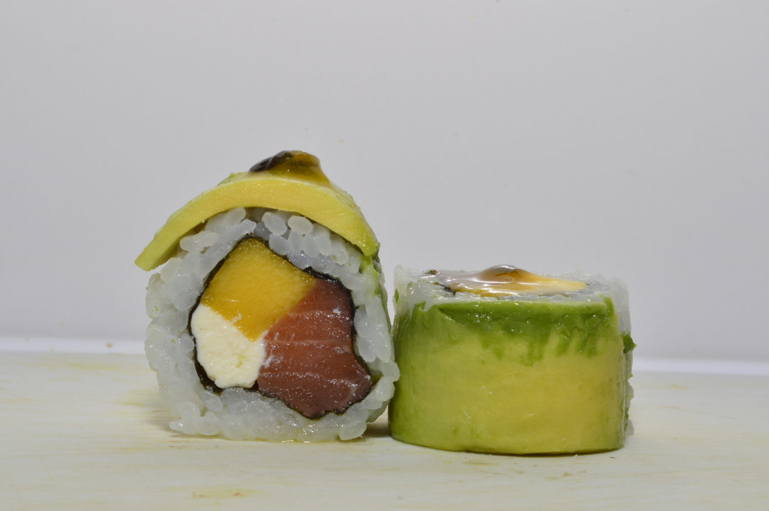 CARIBBEAN ROLL - Sushi Premium Delivery